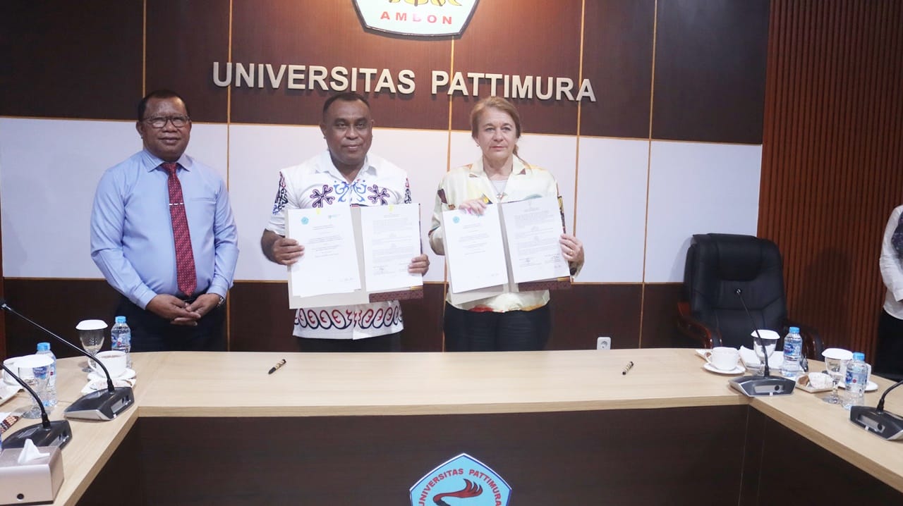 Kerjasama Universitas Pattimura dengan Southern Cross University ...